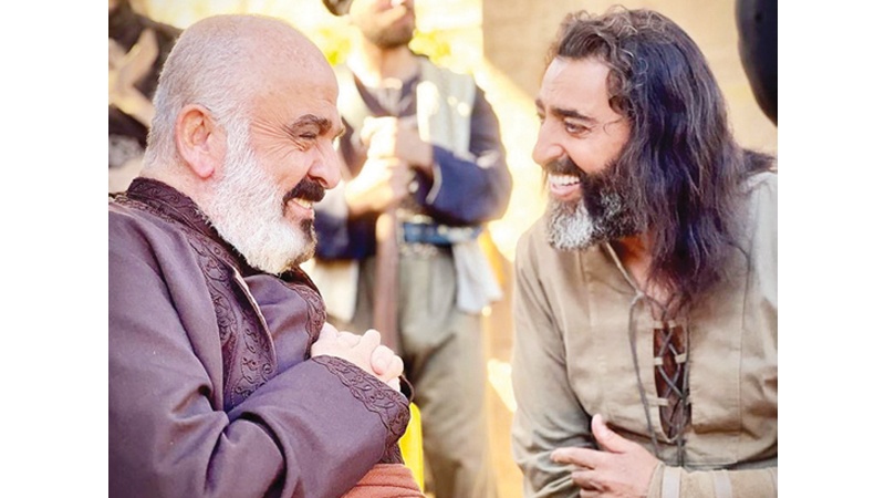 بروس ويليس احتفل مع عائلته في ظهور نادر - السياسة